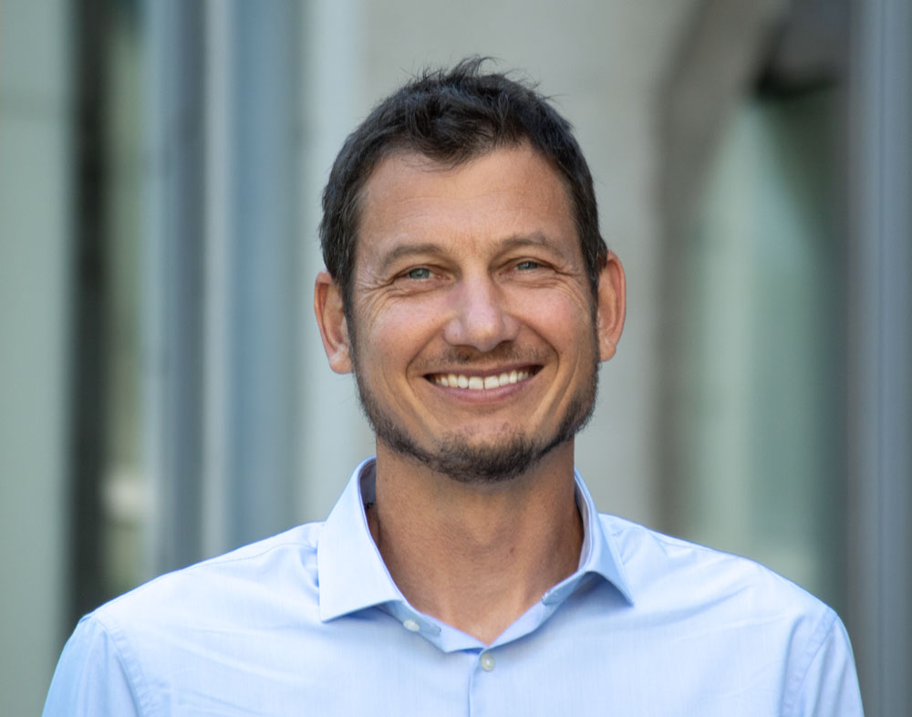 What does a CEO do while the tea is brewing and why he prefers real ...